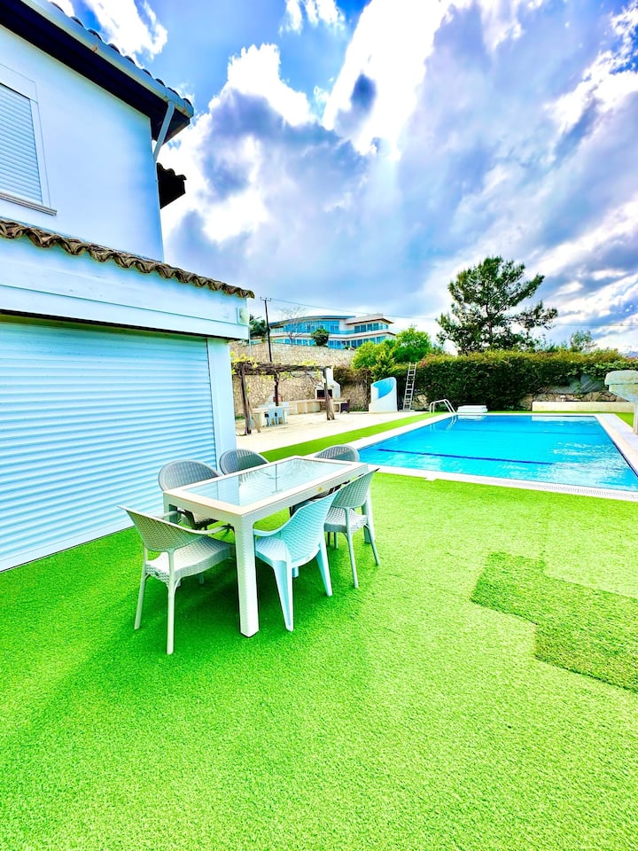 Girne'de Lüks öZel Havuzlu Villa - Zypern