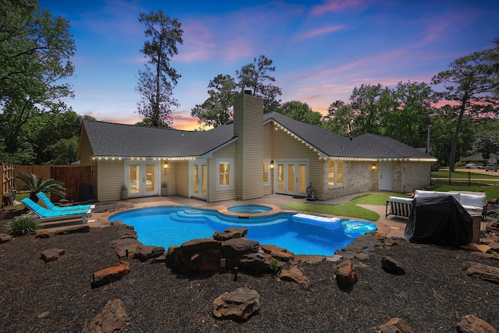 Woodbridge Bungalow - Vacation Villa - Humble, TX
