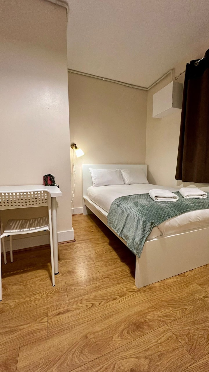 Cute Spacious Room In London. - London