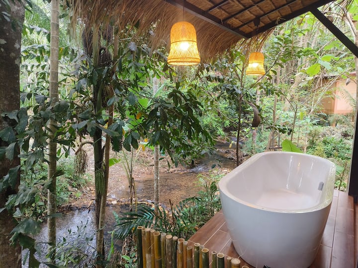 บ้านริมลำธาร-พร้อมอ่างอาบน้ำ R01 - Ko Lanta District