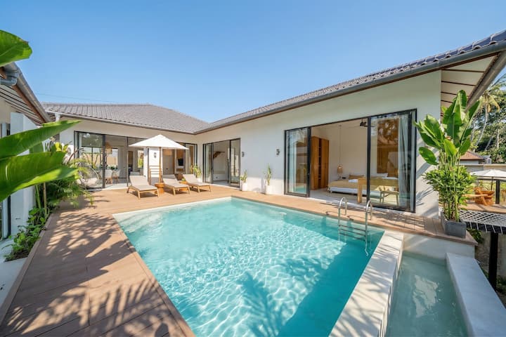 Brand New Chic 3br Villa+large Pool+top Location - Ubud