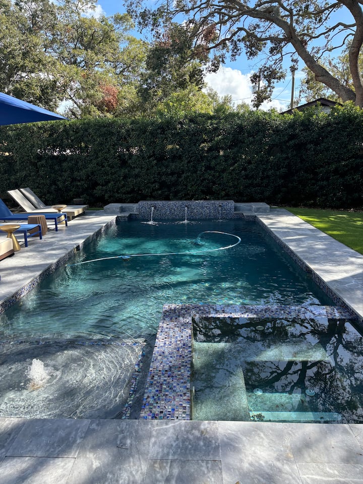 Lux Shaded Spacious 5br With Heated Saltwater Pool - Tampa, FL