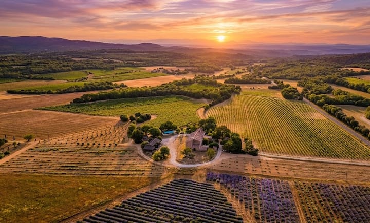 Domaine Camp Fourca Dans Le Luberon Authentique. - Pertuis