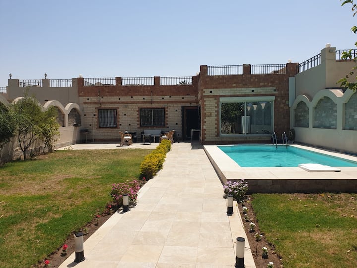 Villa With Private Pool & Beach Access - Hurghada
