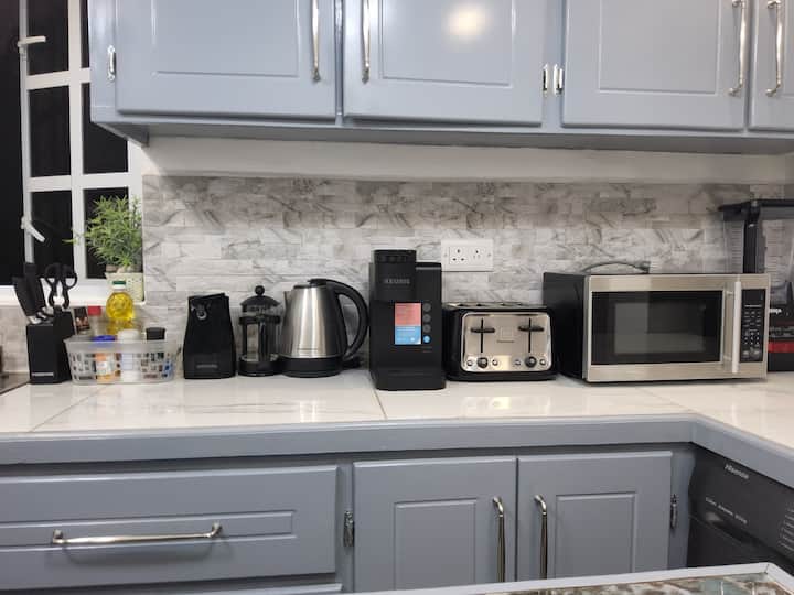 6 Mins Drive To Vigie Beach
2 Bedrooms Queen Beds - Saint Lucia