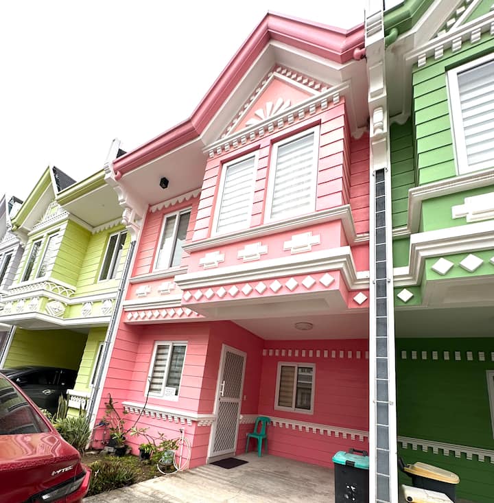 Pontefino Townhouse Comfy Pink 0412 2storey 80sqm - 八打雁