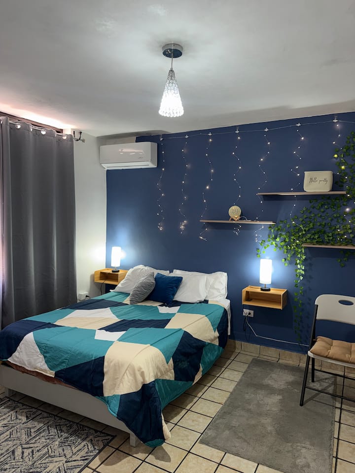 Loft Minimalista En Zona Tec Con Estacionamiento - Monterrey