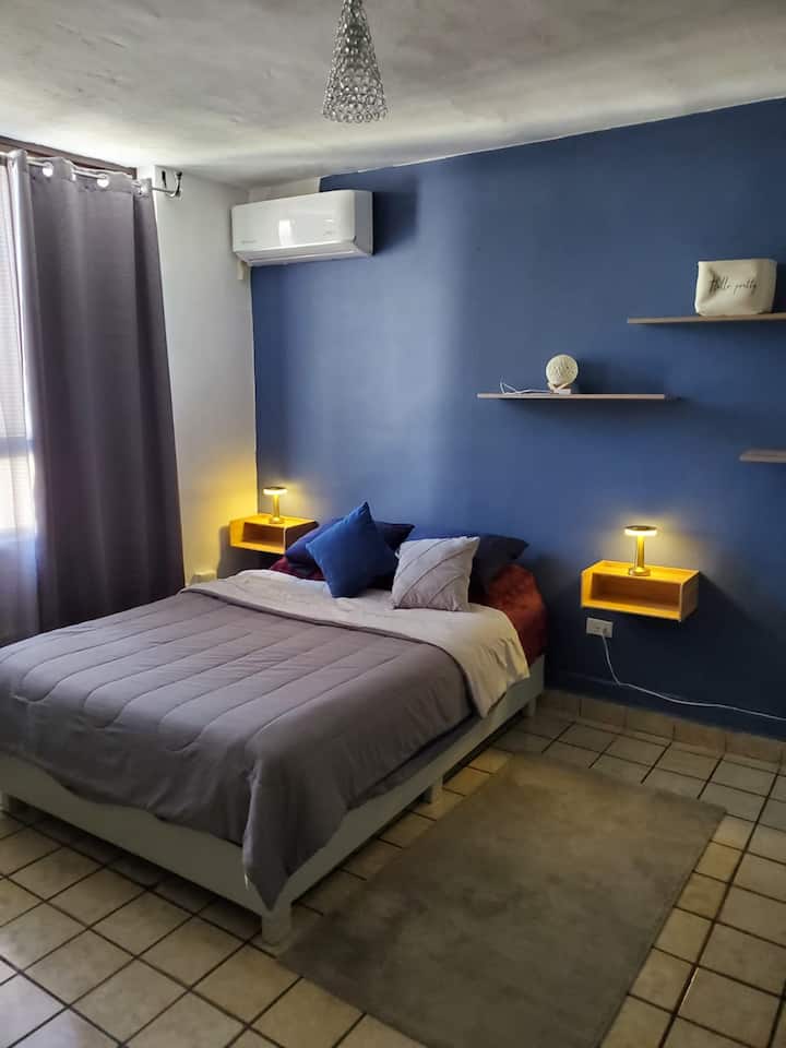 Loft Minimalista En Zona Tec Con Estacionamiento - Monterrey