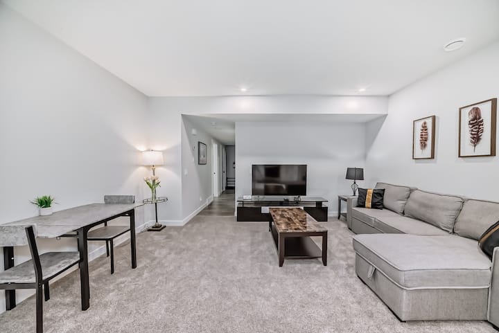 Cozy 2-bedroom Suite In The Northwest - Canada