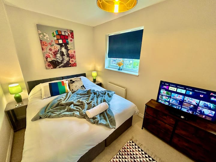 4 Bedroom House- Contractors, Crew, Group, Family - Colchester