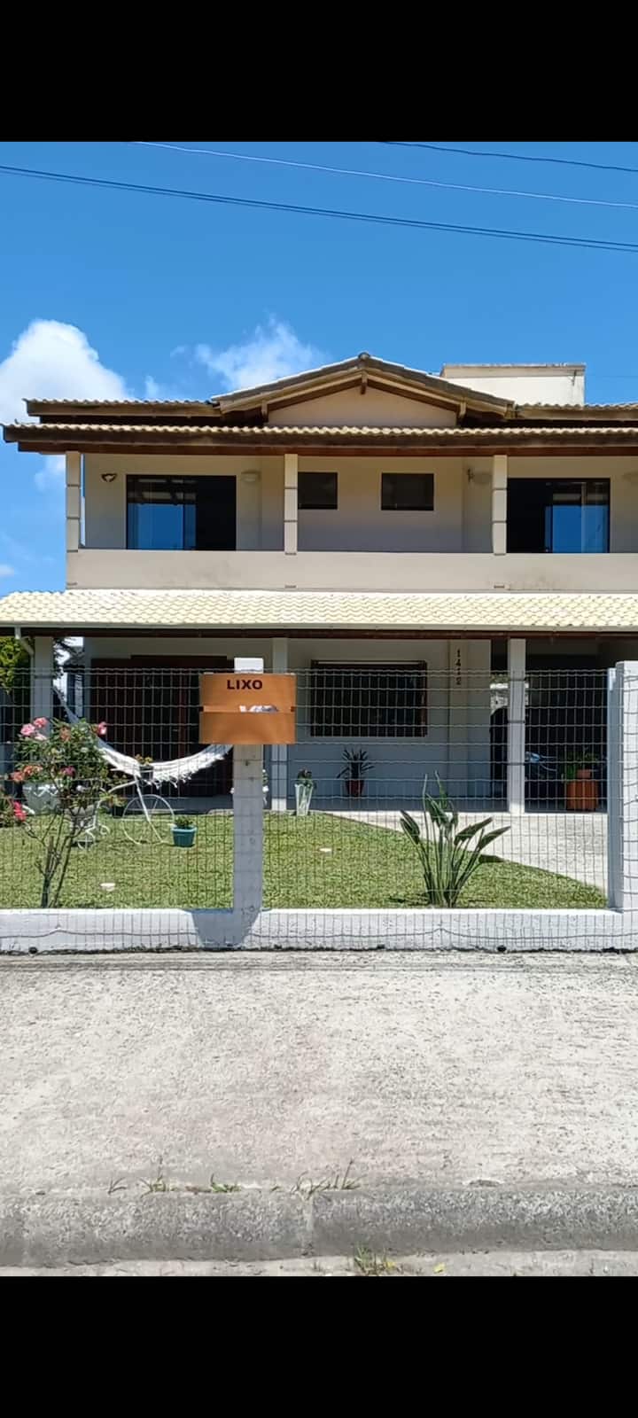 Casa Térrea Familiar.
Fornecemos Roupa De Cama. - Garopaba