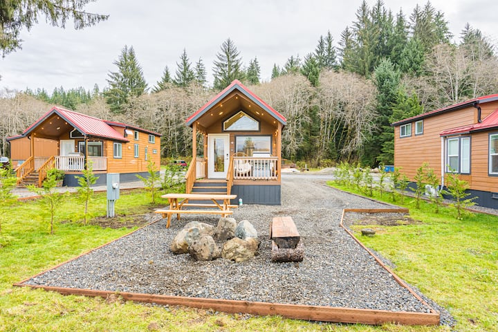 Rainforest Tiny Home Retreat: Boho - Forks, WA