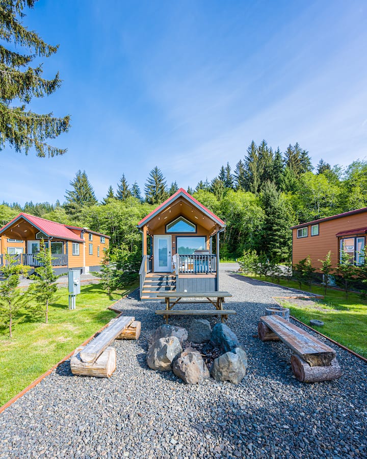 Rainforest Tiny Home Retreat: Boho - Forks, WA