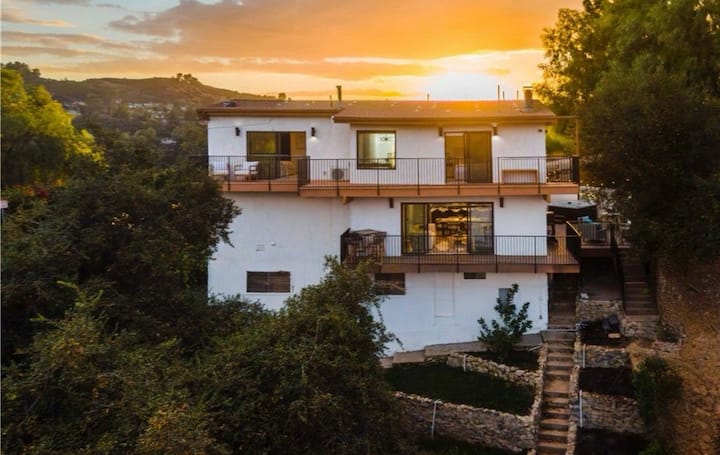 Hills House W/views And Hot Tub - Calabasas