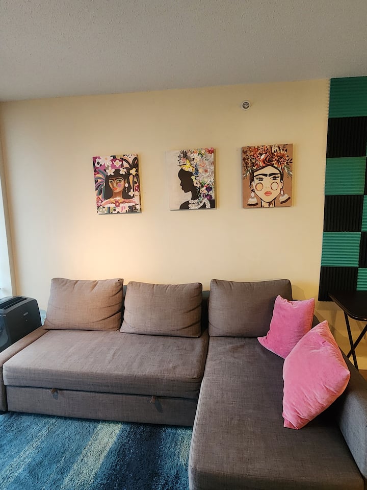 High-rise Condo With Water View | Near Stadiums - Vancouver