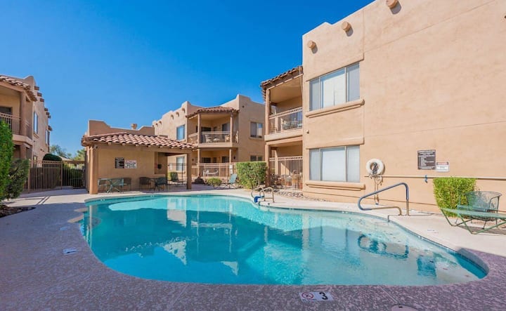 Near Scottsdale - Walk To Plaza - Pool - Hot Tub - Fountain Hills, AZ