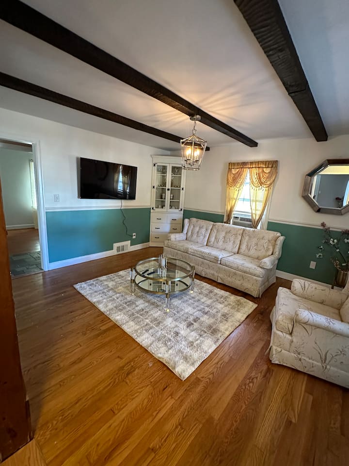 Charming Home In Fairfield - Jennings Beach, Fairfield