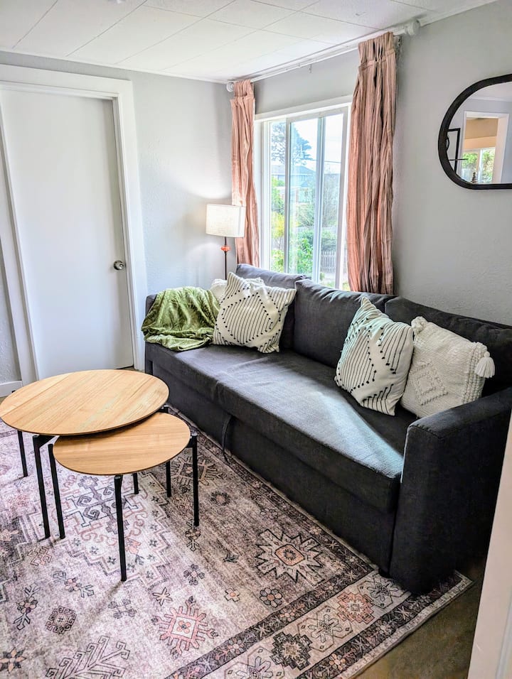 The Fin:cute 1 Br Depoe Bay Home - Depoe Bay, OR