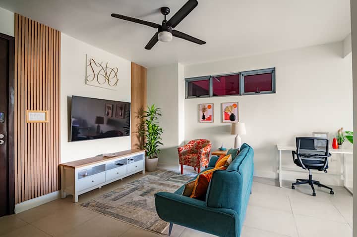 Airy Modern 1br Apartment King Bed W/pool - Kingston, Jamaica