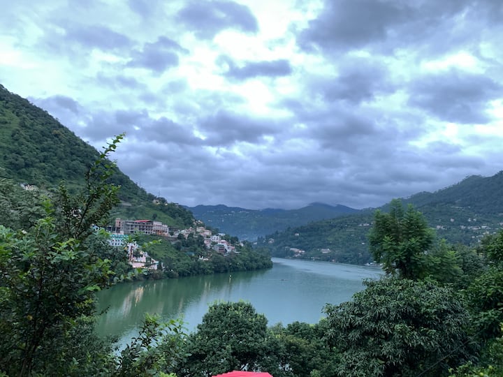 Lake View Room Near Bhimtal Lake - Naukuchiatal