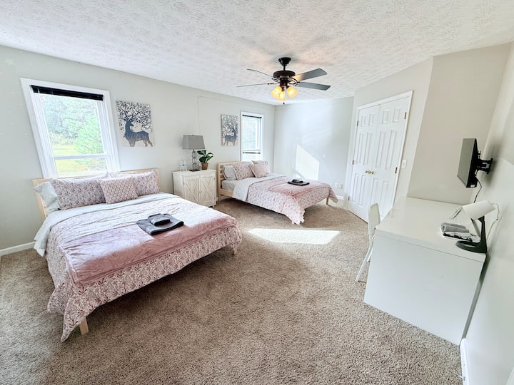 Sugar Hill | Two Queen Beds Lin - Cumming, GA