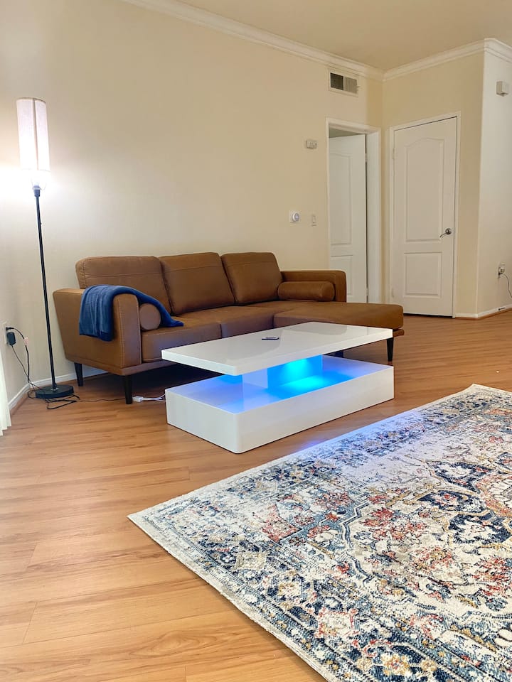 Adorable And Spacious Unit Dtla - Beverly Hills
