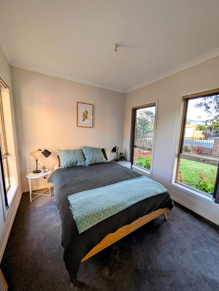 Sunny Home Away From Home - Clayton - Forest Hill