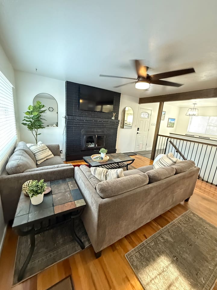 Spacious 4-bedroom House With Wifi And Ac - Pocatello, ID