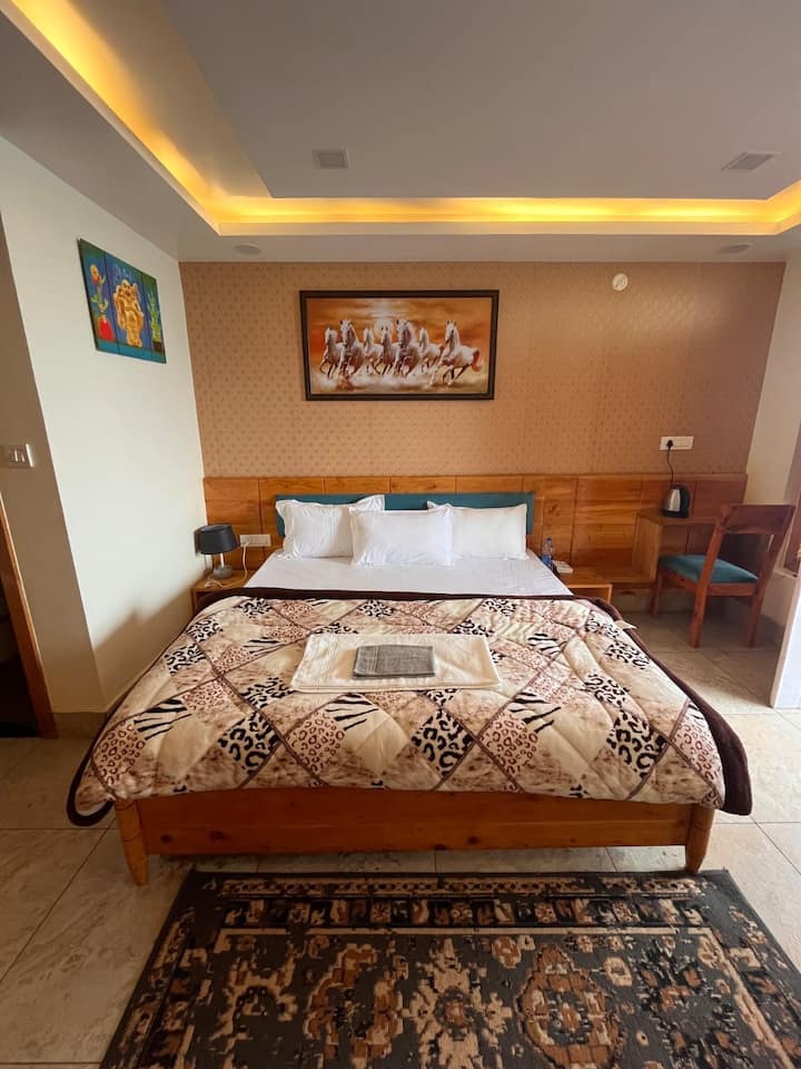 Woodpeak Lakeview Hotel Nainital - Nainital