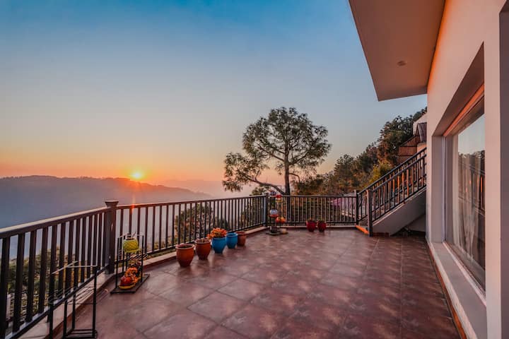 Luxury Mountain Villa | Sunset View | Near Kasauli - Solan