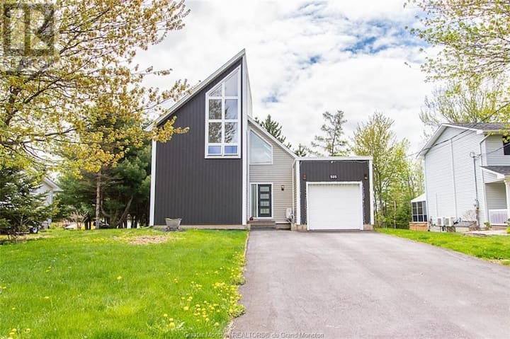 Welcome To Ify's Home - Moncton