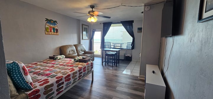 Flip Flop Stop| Ocean Front Complex| Pools Open - Daytona Beach, FL