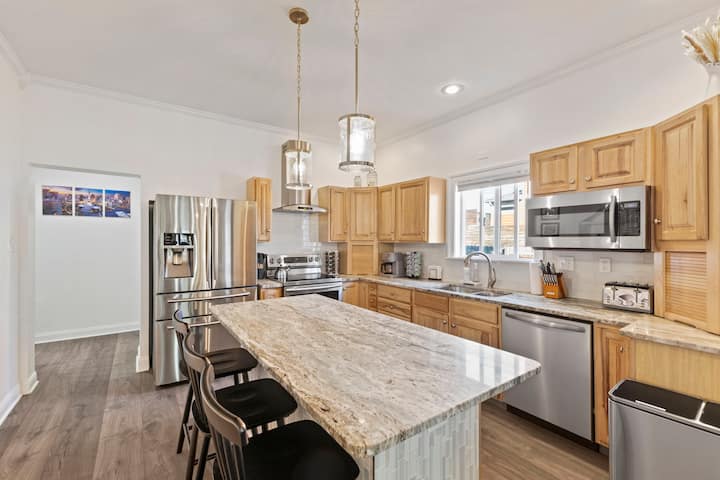 Downtown Indy • Hot Tub • Walk To Stadiums - 印第安納波利斯