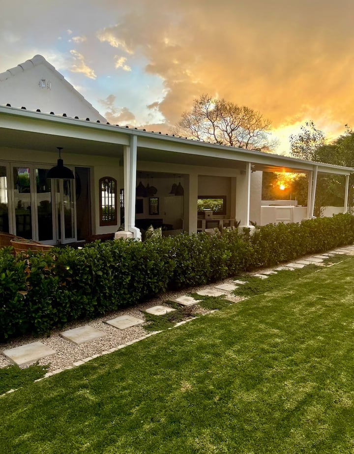 Family Friendly Home With A Beautiful Garden - Johannesburg