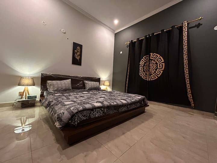 125 Sq Yd Luxury Villa In Btk - Karachi