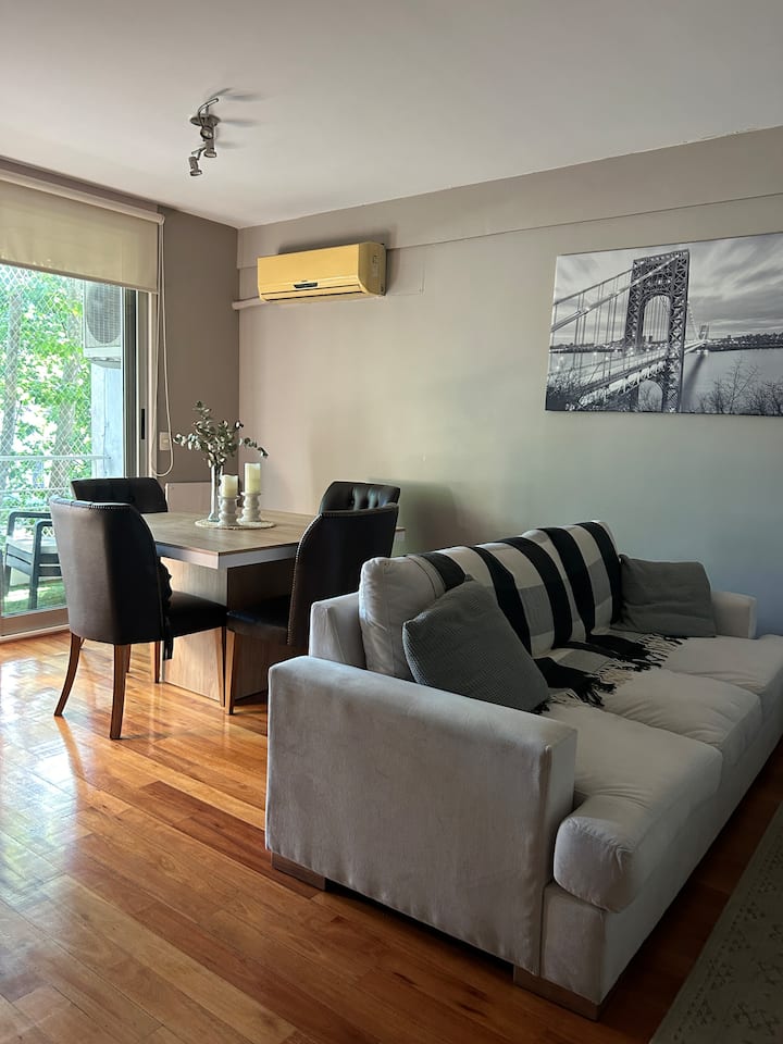 Amplio Y Cómodo  En Palermo Hollywood Con Balcón - Buenos Aires