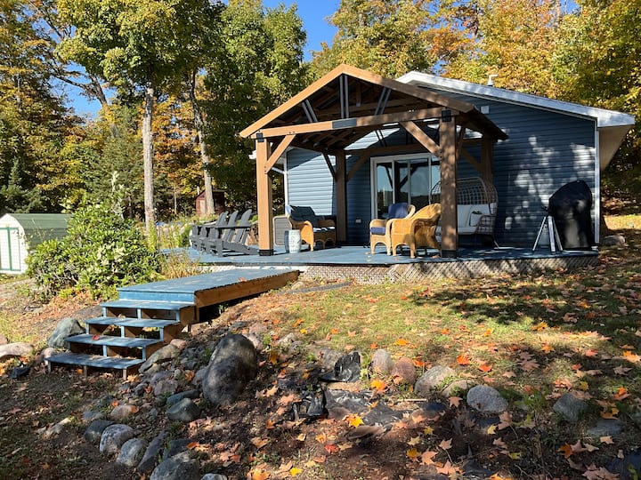 The Cozy Nook On Bright Lake - Blind River