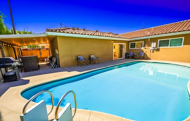 House With Private Pool & Pool Table Near Casino - Downey, CA