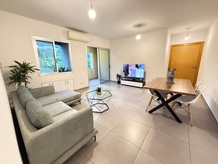 Banana Grove - Lebanon