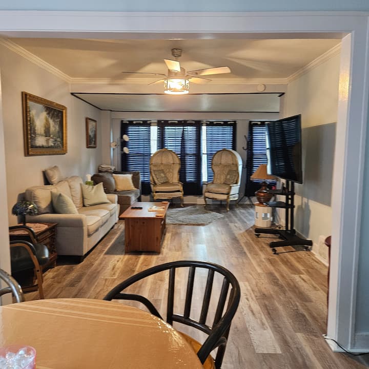 Convenient/private/spacious In Chicago By Oak Park - Cicero, IL