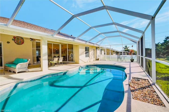 Pool, Beach, Yacht Club, Island & Much More! - Sanibel Island, FL