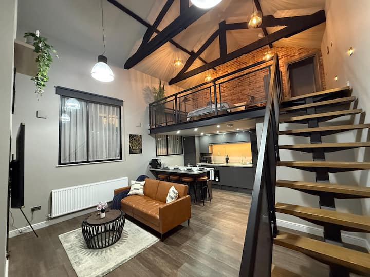 2 Bedroom Loft Style Apartment | High End | Large - Great Barr - Birmingham