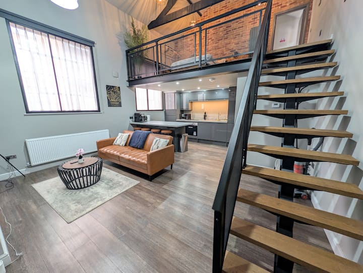 Luxurious Huge 2 Bed Apartment | Premium | Duplex - Birmingham