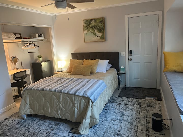 Cozy Corner - Goleta, CA