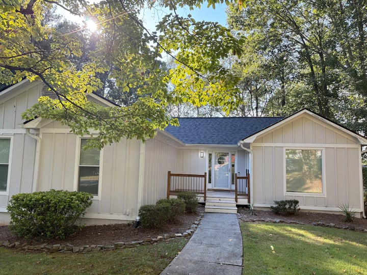 Specious Home By Marietta Square-truist Sleeps 15 - Marietta, GA