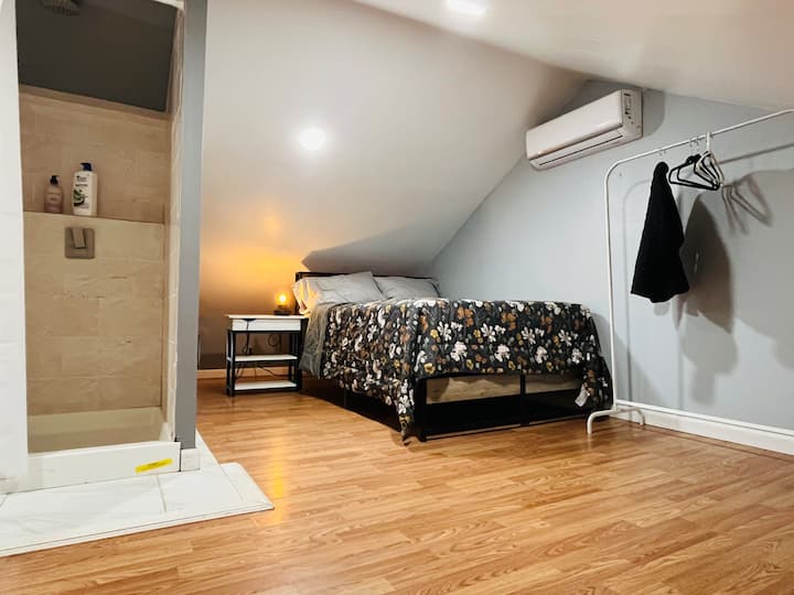 Cozy Room With Private Bath B - Jersey City, NJ