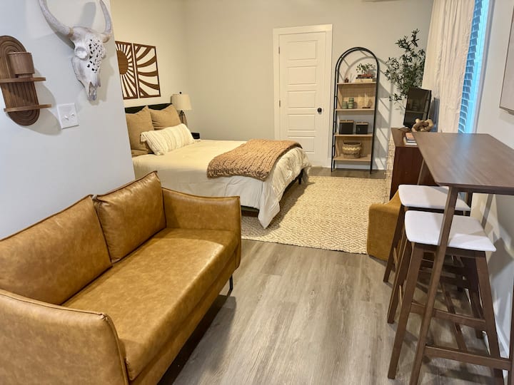 Spacious Spanish Town Studio -Downtown Br - Bâton-Rouge, LA