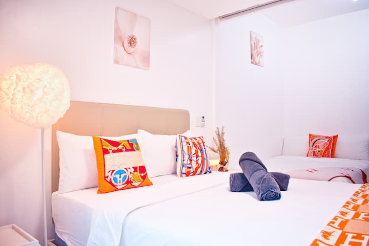 2 Queen Bed Cozy & Luxe Suites Uptown Bgc Hyatt - Taguig