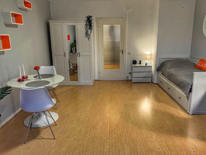 1 Zimmer Apartment Mit Garten - Wuppertal