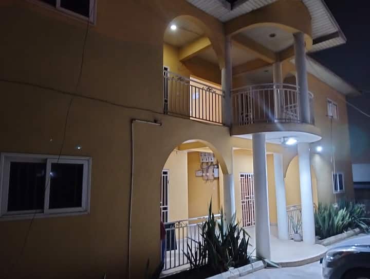 Spacious 1 Br Apt W/ Good Loc - Accra